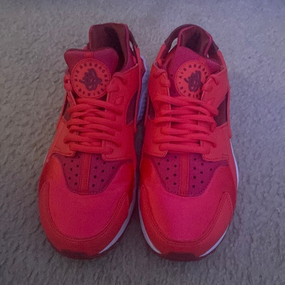 Air huaraches by nike | Shoes | Nike Shoes Womens 8 Air Huarache Run ...